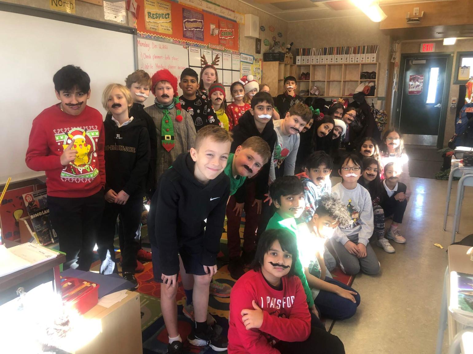 Spirit Day #1 - Mooseltoe Day | South Poplar Elementary